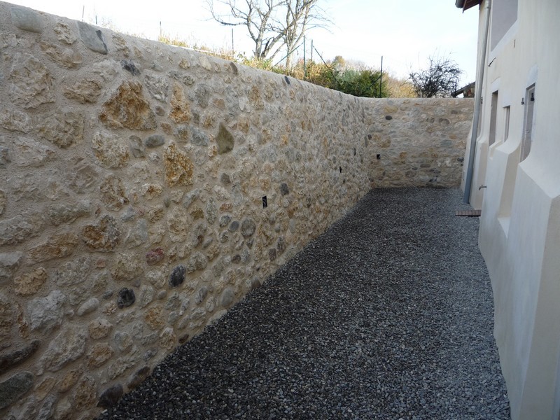 -Murs en pierres